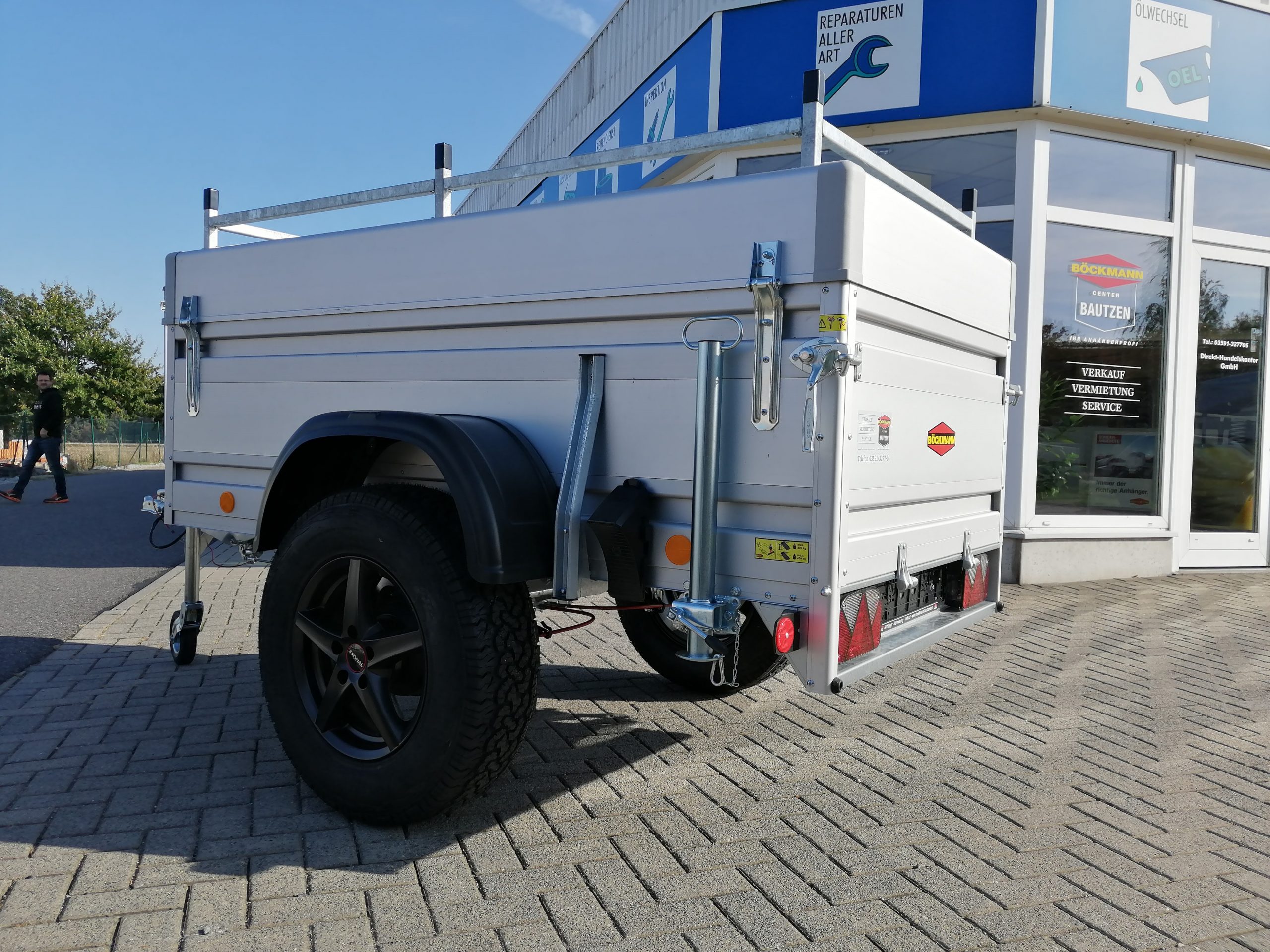 Autoanhnger Mit Deckel