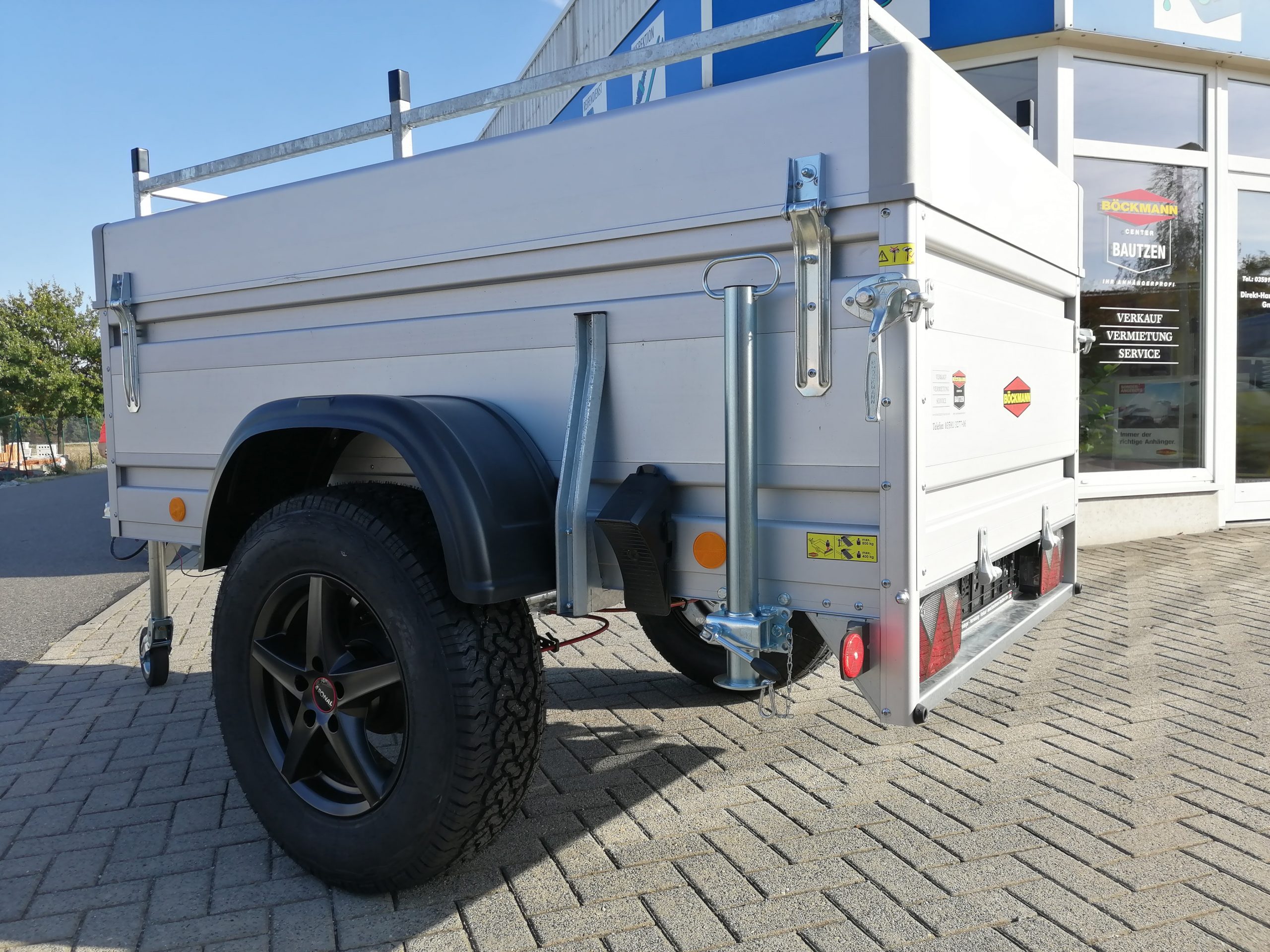 Autoanhnger Mit Deckel